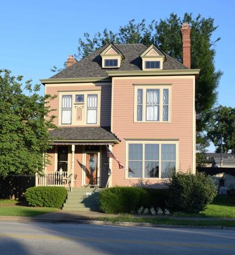Elegant Historic Home - 1 Mile To Downtown - Louisville, KY