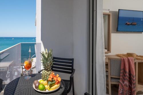 San Marine Beach Hotel, Heart Of Chersonissos, Steps From The Sea - Koutouloufari