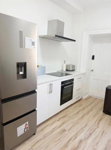 Central Room To Rent - Plymouth