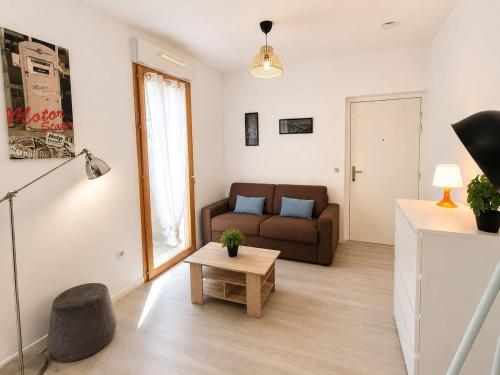 Modern Studio - Terrace - Tram & Fast Wifi - Meudon