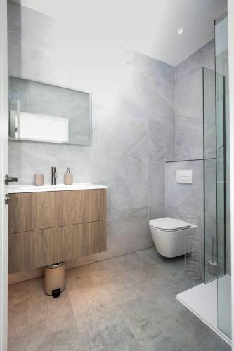 Shambles Flat East Mount By Furnished Accommodation Central Location York Races Close To Train Stati - York