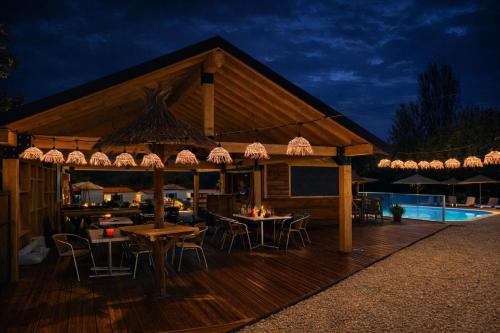 Camping Hotel Maui - Tournon-sur-Rhône
