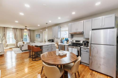 In-unit Laundry Your Family And Friends Space - Somerville, MA