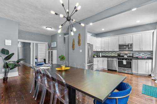 5br Family Home Near Missouri Botanical Garden | Parking In Back | Shaw Stl - Saint-Louis, MO