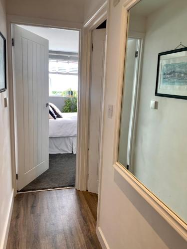 Private Small Double With Ensuite & Parking In Central Bridport - Bridport