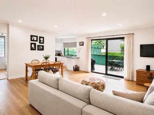 Cronulla Courtyard Unit, 10 Mins Walk To Beach & Bay - Cronulla