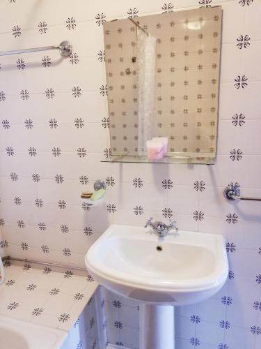 Apartment With Mountain View In Eiriz – 65 Sqm – Terrace - Baião