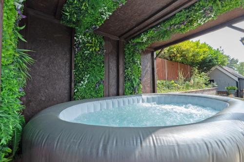 Large 4-bed House With Hot Tub And Free Parking - Castlepoint