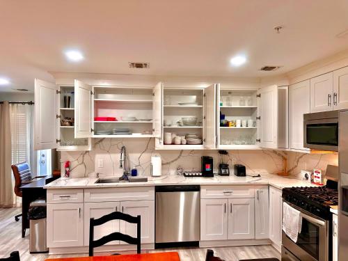 The Elegant Suite - 2br With Great Amenities - Clifton, NJ