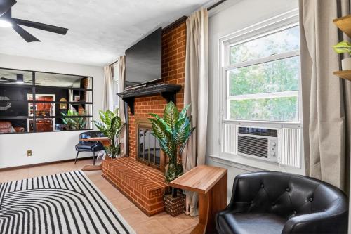 Boutique Retreat Near Fort Eustis & Williamsburg - Newport News, VA