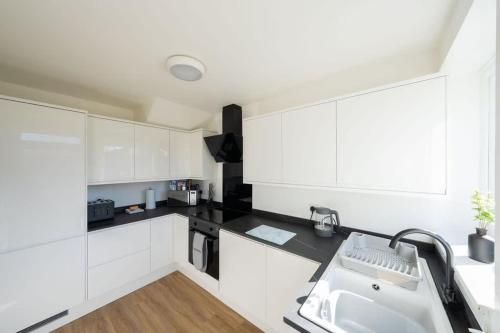 Derry House - Spacious 3 Bed House With Parking In Aberdeen - 亞伯丁