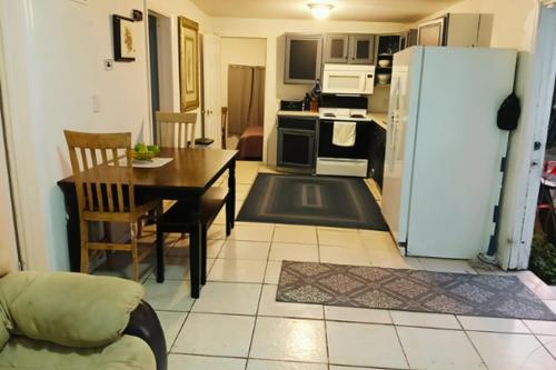 Gpl 3318 Handy Ct 2 Bdrms 1 Bthrm - Fort Myers, FL