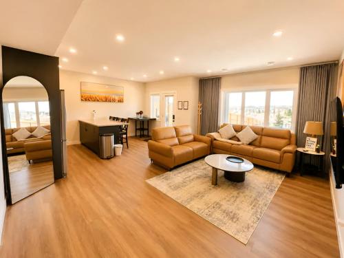 Banff Gateway Private Walkout Suite With Patio - Calgary
