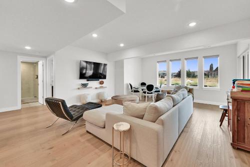 Stunner With Lake Mountain Views And Private Hot Tub - Ogden, UT