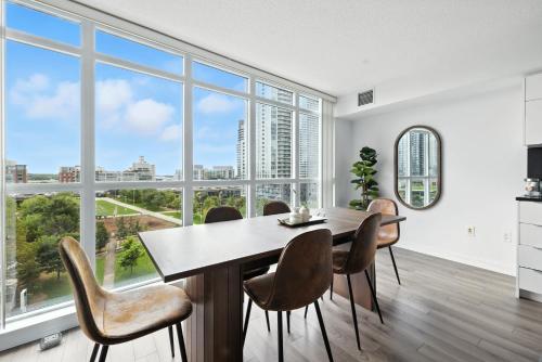 Modern 2br Condo Stunning Views Walk Everywhere - Toronto, ON