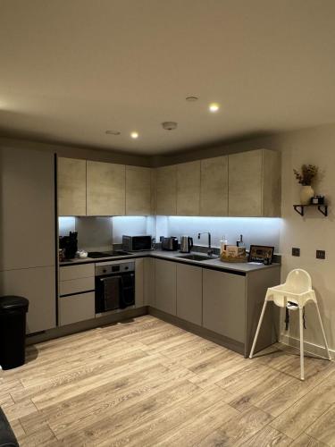 Modern Retreat - Near Elizabeth Line & Heathrow - Slough