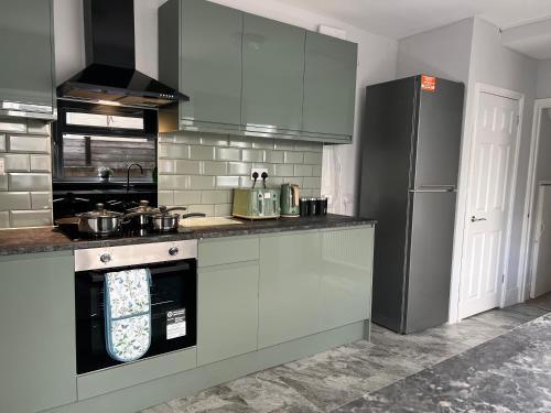 4 Bed Contractor Friendly House - Dartford
