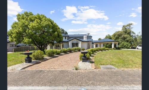 Sarovar Holidays - Traralgon