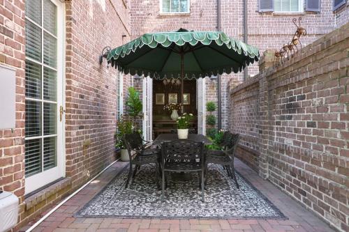 Beautiful 3bed Townhome In Historic Downtown Savannah - Savannah, GA
