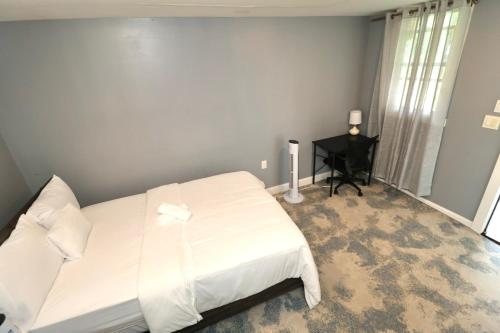 Spacious Room With Private Bathroom - Baltimore, MD