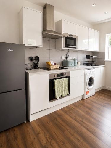 3br Modern Apartment Sleeps 8 Near Nec Bhx Cbs Free Ev Parking - Coventry