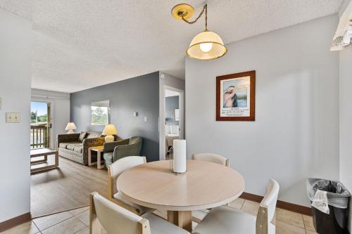 Pet-friendly Family Suite - Kitchen And Fireplace - Pool And Hot Tub - Ocean Shores, WA