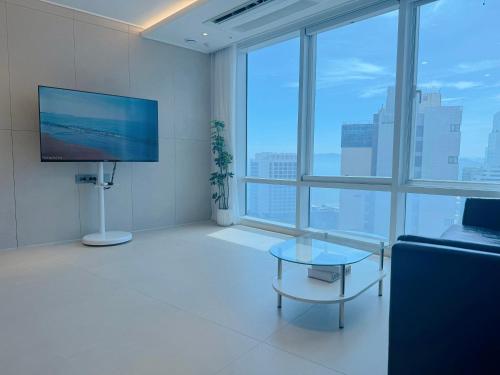 Stay Simple, Stay True - Busan