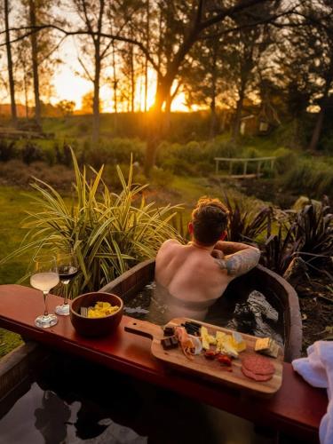 Fiery Peak Glampsite With Wood-fired Hot Tub, Stargazing, And Plunge Pool - Fairlie