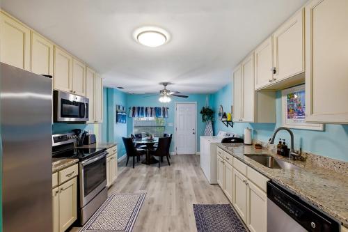 Historic Downtown Ft Myers Bungalow - Fort Myers, FL
