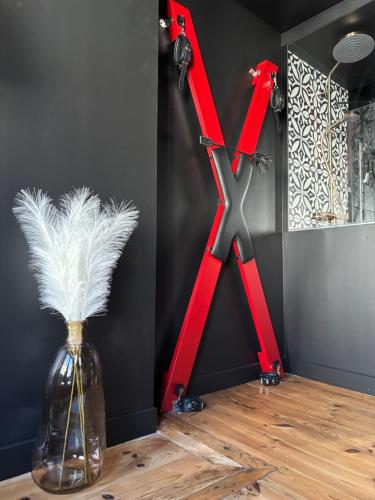 Suite Romantique Noire Et Bordeaux - Douai