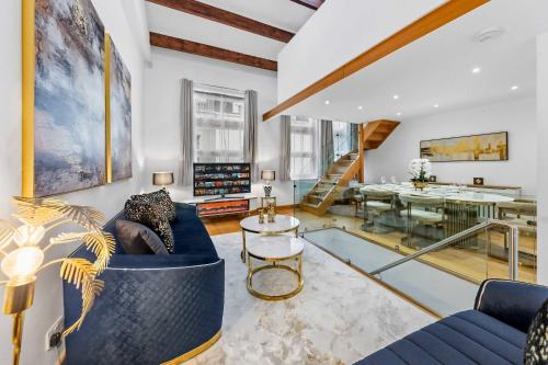 Gold Plated Harrods Heaven, High Ceiling Luxury - Chelsea