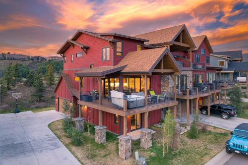 Downtown Wp Villa 54 I Peloton Bike I Private Hot Tub I Great Views I Activity Program - Winter Park, CO