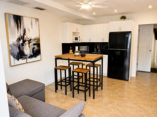 Tropical Haven Dania - Fort Lauderdale-Hollywood Airport (FLL)