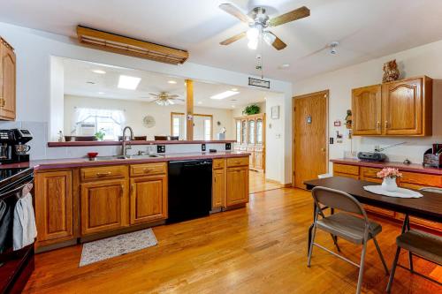 Grill & Fenced Yard! Longmont Home, Walk To Parks - Longmont, CO