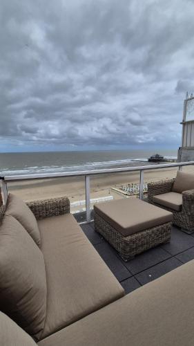 Penthouse Met Groot Terras & Frontaal Zeezicht - Brügge