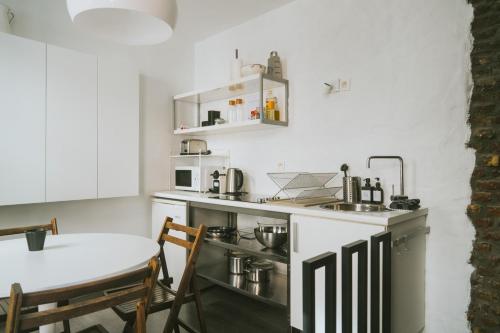 2 Bedrooms Triplex In Historic Heart Of Liege - Liège