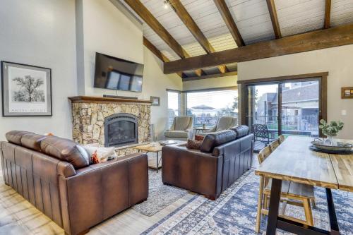 Amazing Lakefront Townhome With Lake & Pool Views Gas Grill Steps From Private Beach - South Lake Tahoe, CA
