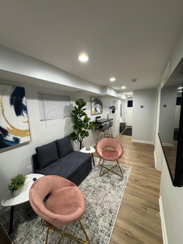 Modern Deanwood Retreat - Fast Wi-fi, Parking, Near Metro - Largo, MD