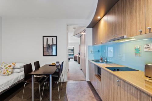 Serenity Studio At The Waves - Melbourne