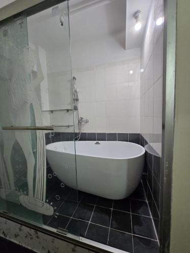 Happyhive Central Hong Kong - Two Bedroom Flat - South Island