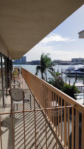 Sun Harbor-4 Min Walk To The Beach, Dog Friendly Boat Dock, Free Parking - Dunedin, FL