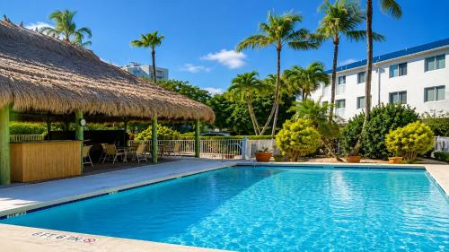 Luxury Harbourview Retreat At Bonefish Yacht Club - Marathon, FL
