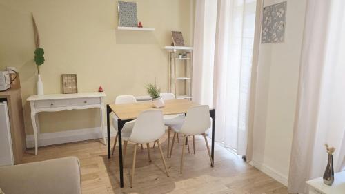 Studio - Quartier Des Halles Avec Parking - Pau, Francia