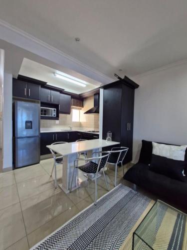 Accommodation Front - Beachfront 3 Sleeper With Ocean Views - Durban