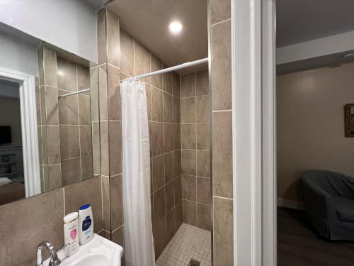 Bauer Guesthouse - Toronto