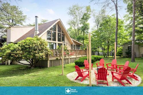 Modern Chalet W Hot Tub, Fire Pit & Porch - West Virginia