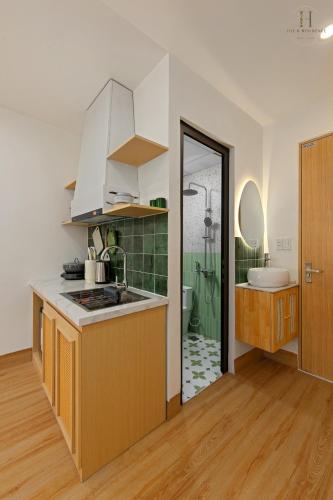 The H Residence West Lake - Sunlit Studios, Netflix & Free Laundry - Hanoi