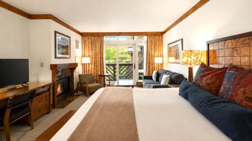 332 Lodge At Spruce Peak Ski In Ski In Ski Out King Studio By Stowe Mountain Rentals - 스토