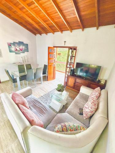 Casa Familiar Vacacional - Jardín