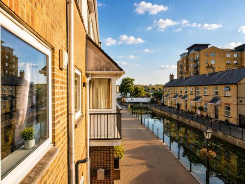 Limehouse Basin View - Greenwich